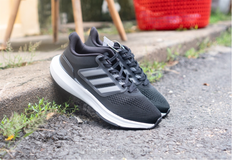Giày chạy bộ Adidas UltraBounce Black HP5787